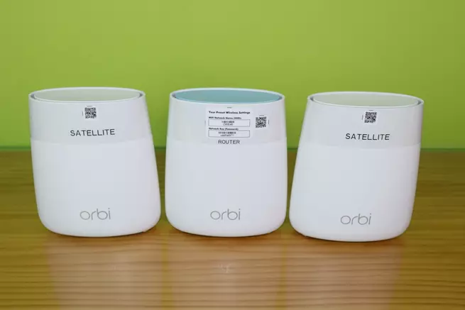 Discover what the NETGEAR Orbi RBK23 mesh Wi-Fi system nodes look like