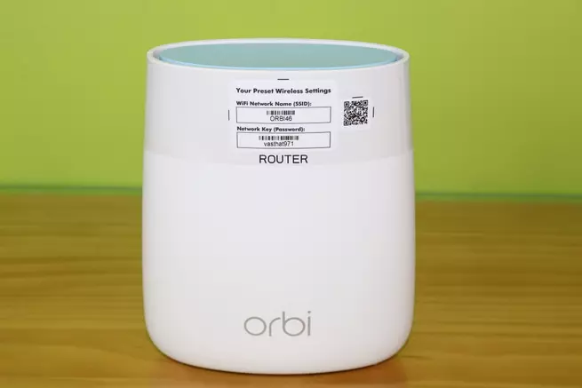 NETGEAR Orbi RBK23 router front in detail