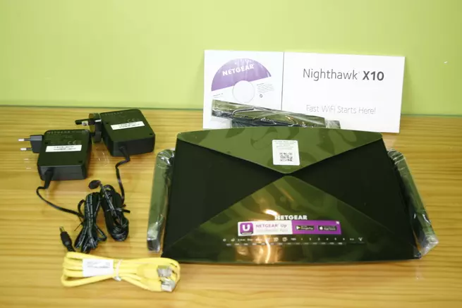 Jereo izay ao anaty boaty ho an'ny router NETGEAR R9000 Nighthawk X10