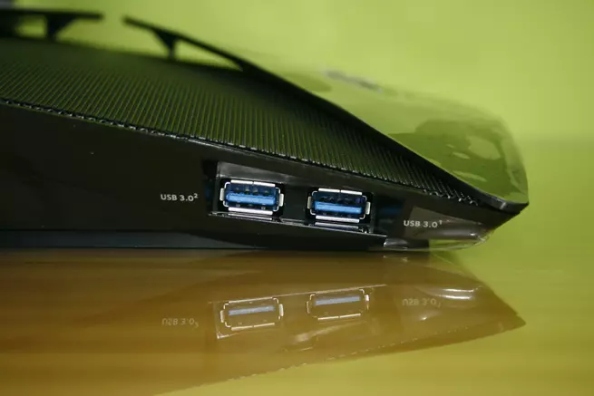 NETGEAR R9000 Nighthawk X10 Port USB 3.0 Kinerja Tinggi