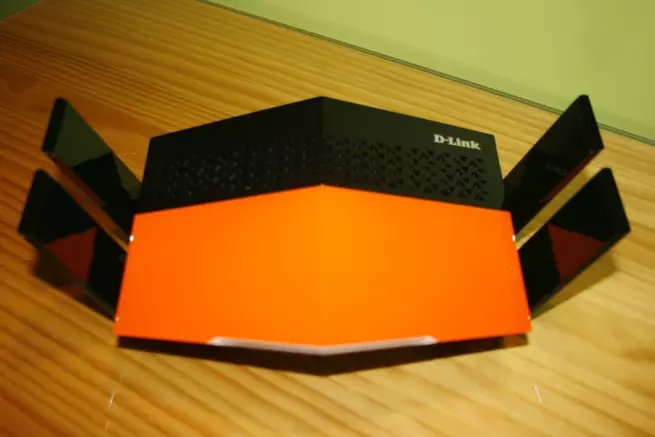 Virun der héich performant Router D-Link DIR-869 EXO AC1750