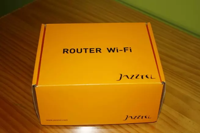 Comtrend VR-3032u: Jazztel VDSL როუტერის მიმოხილვა Wi-Fi N-ით 25578_2