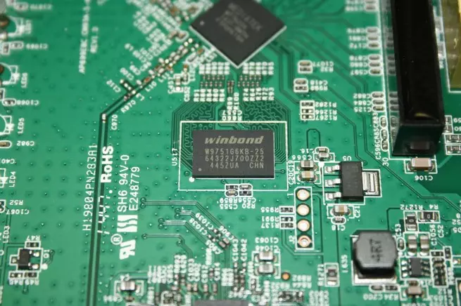 ASUS RT-AC51U: Pagtuki niining neyutral nga router nga adunay Wi-Fi AC750 25585_25