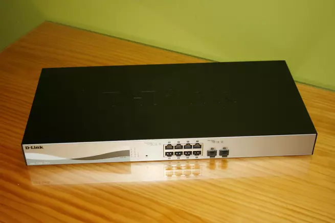 D-Link DXS-1100-10TS High Performance 10G Switch Front