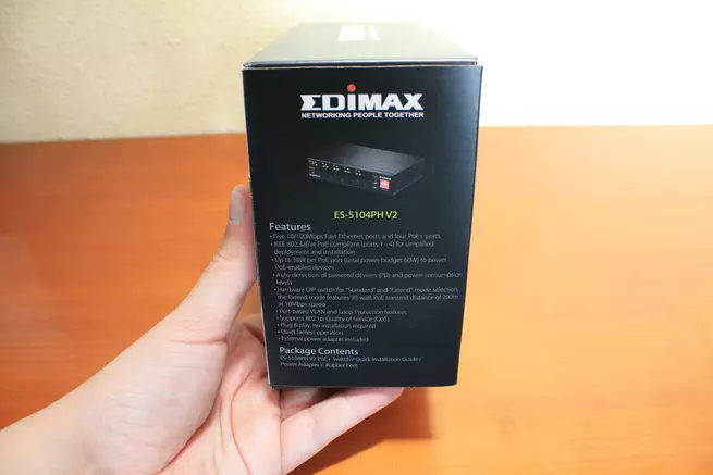 Seite der Edimax ES-5104PH V2-Box