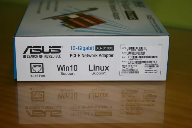 Δεξιά πλευρά της θήκης κάρτας ASUS XG-C100C 10G