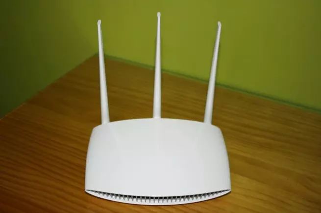 I-Edimax BR-6208AC: Uhlalutyo lwale router nge-Wi-Fi AC750 25624_17