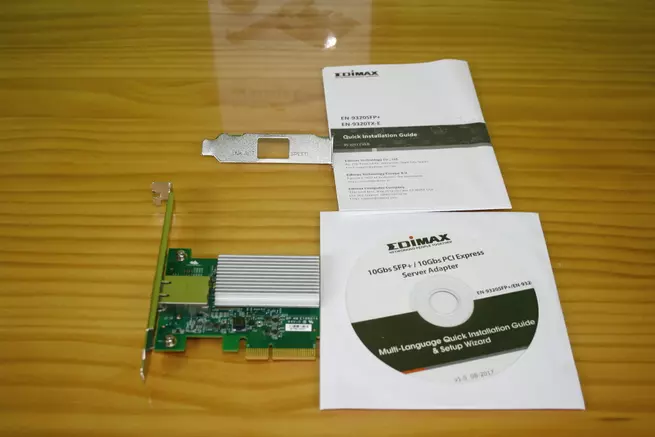 Edimax EN-9320TX-E сүлжээний картын хайрцагны агуулга