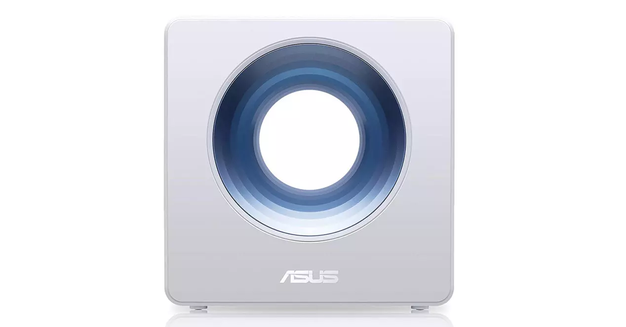 ASUS Blue Cave: Famerenana ity router famolavolana ity miaraka amin'ny Wi-Fi AC2600