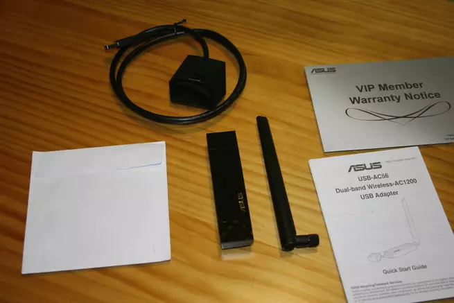 ୱାଇ-ଫାଇ କାର୍ଡ ASUS USB-AC56 ବାକ୍ସ ବିଷୟବସ୍ତୁ |