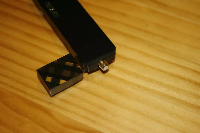 ASUS USB-AC56 Wi-Fi card connector RP-SMA