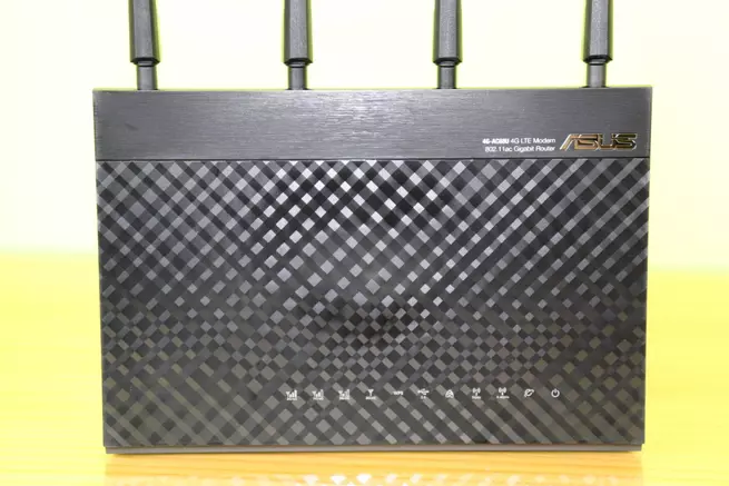 ASUS 4G-AC68U 4G Router virun mat Status LEDs