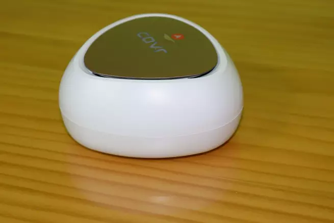 D-Link COVR-C1203 Wi-Fi qovşağının sağ tərəfi