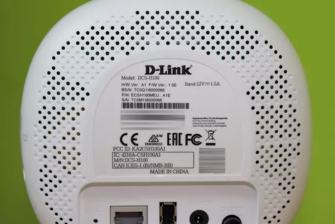 विस्तृत रूपमा D-Link DCS-2802KT आईपी क्यामेरा आधार स्टिकर
