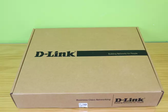 D-Link DGS-3130-30TS L3 開關盒正面