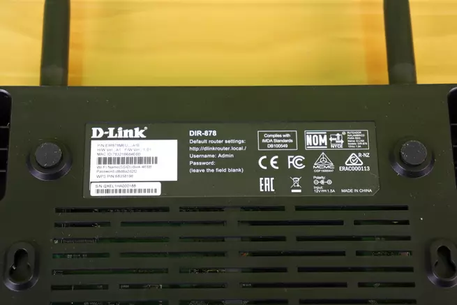 Wi-Fi 连接数据和访问 D-Link DIR-878 路由器的管理