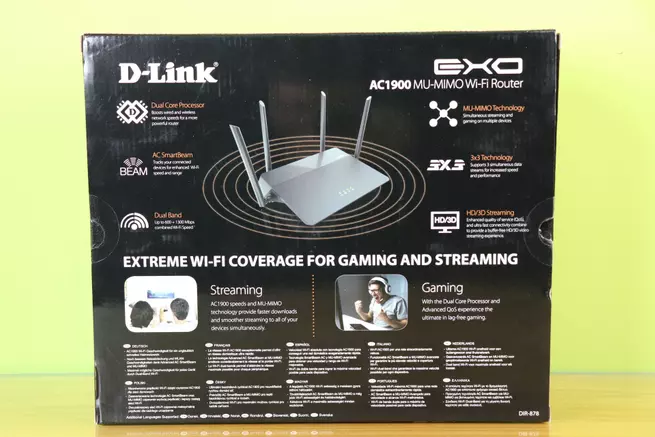 A D-Link DIR-878 semleges router dobozának hátoldala részletesen