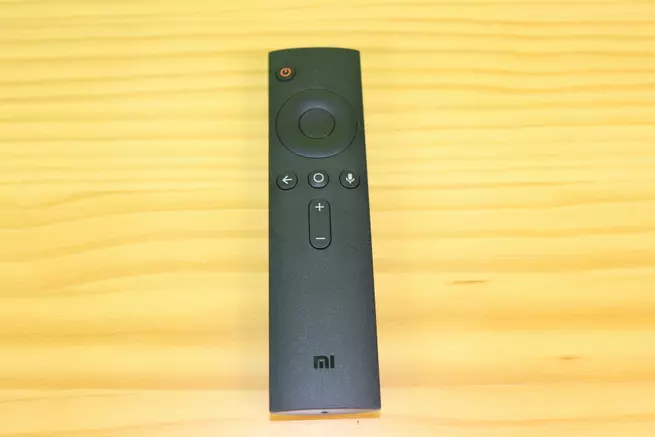 Szczegóły pilota zdalnego sterowania odtwarzacza Xiaomi Mi TV Box 4K