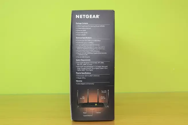 Ana e djathtë e kasës së ruterit NETGEAR Nighthawk Pro Gaming XR500