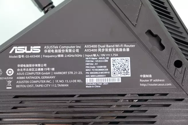 Stiker router gaming ASUS ROG STRIX GS-AX5400 dengan akses data