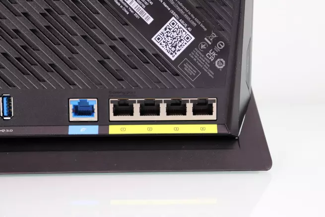 Gigabit Ethernet-poorte vir WAN en LAN van die ASUS RT-AX86S-roeteerder