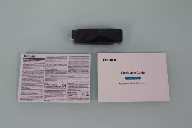 D-Link DWA-X1850 Adapter Box အကြောင်းအရာများ