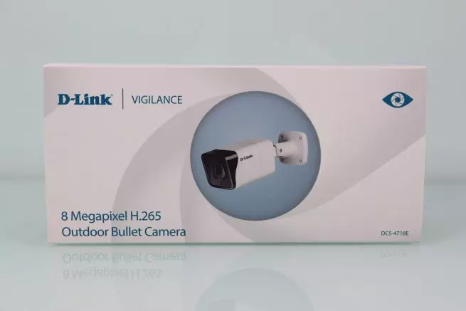 D-Link DCS-4718E кәсіби IP камера қорапшасының алдыңғы бөлігі