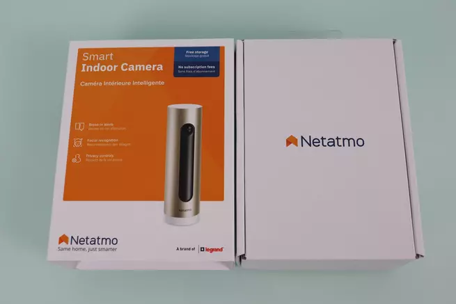 All'interno della custodia della fotocamera per interni Netatmo