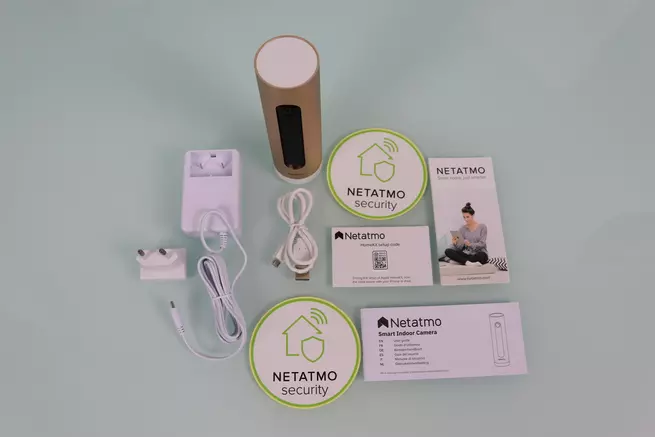 Netatmo ఇండోర్ కెమెరా బాక్స్ కంటెంట్లు