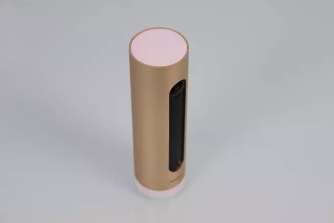 Netatmo smart indendørs kamera set fra siden