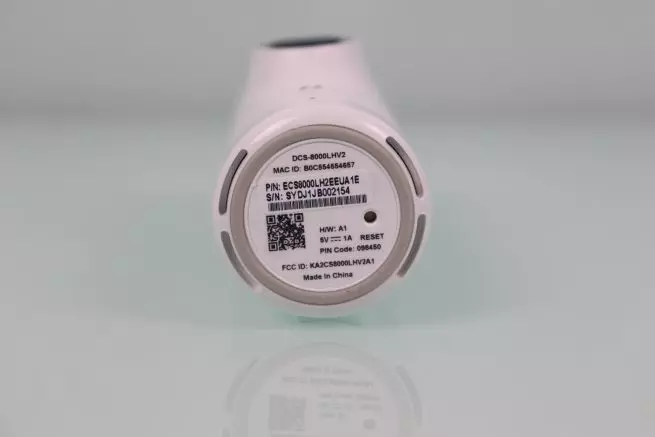 Нижняя зона с QR-кодом и СБРОСОМ D-Link DCS-8000LHv2