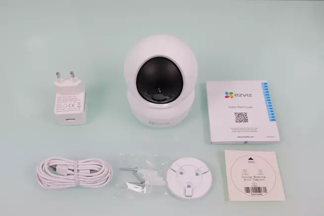 Innehåll i EZVIZ C6N Cloud Camera Box