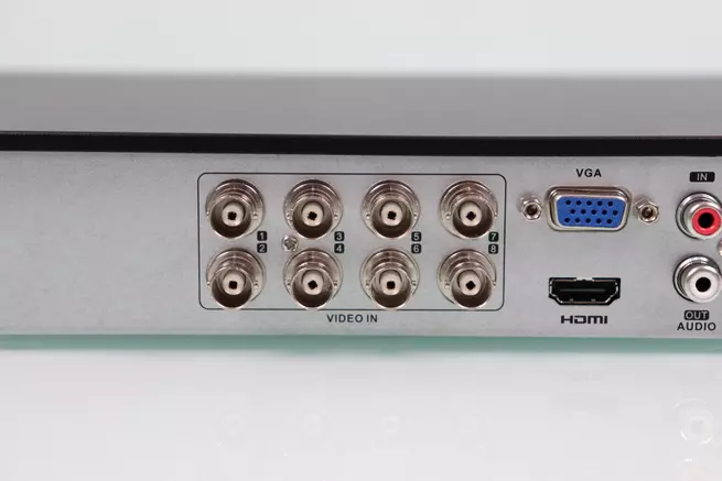 Video input, VGA at HDMI ng DVR ANNKE video surveillance system 1080p