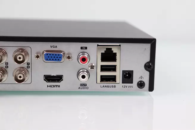 Audio input at output, Fast-Ethernet port, USB 2.0 at ANNKE DVR power supply 1080p video surveillance system