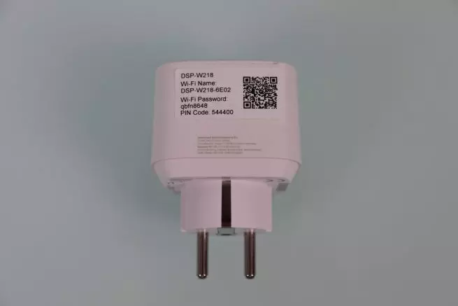 Underste gebiet fan 'e D-Link DSP-W218 smart plug