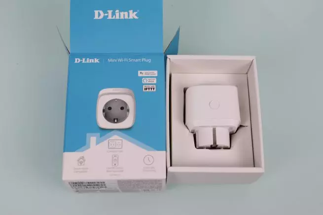 D-Link DSP-W118 স্মার্ট প্লাগ বক্সের ভিতরে