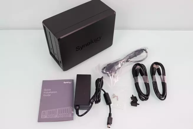 Synology DS720+ NAS server box contents in details