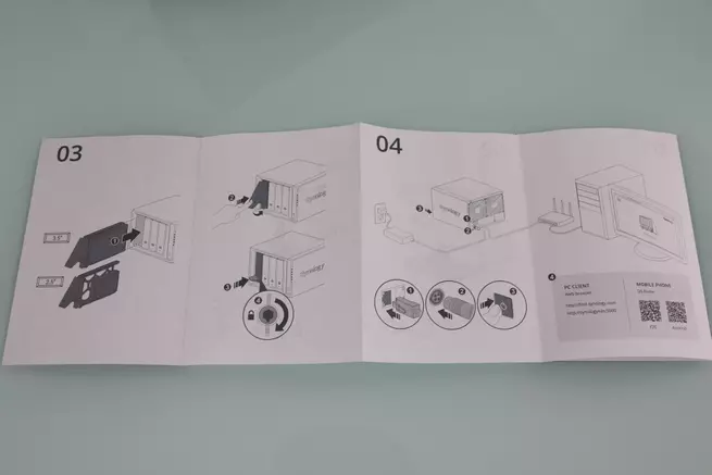 Instruksies vir die installering van hardeskywe in Synology DS720+