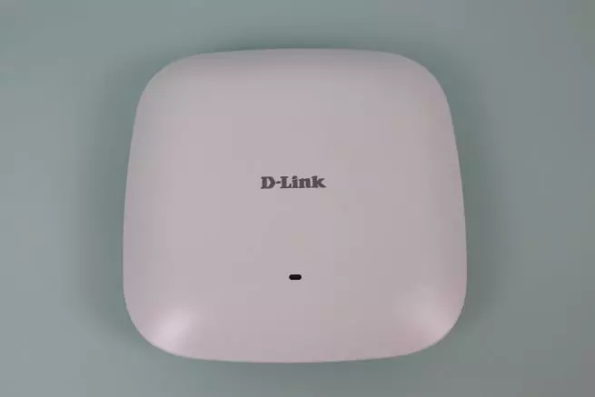 Передняя часть профессиональной точки доступа D-Link DAP-X2850