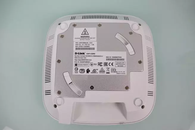 D-Link DAP-X2850專業AP底部區域