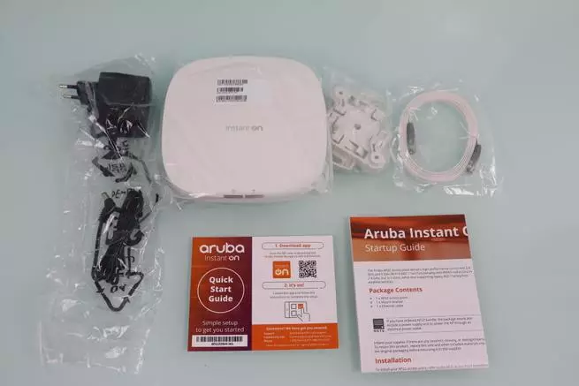 Aruba Instant On AP22 Professional AP Box Contents