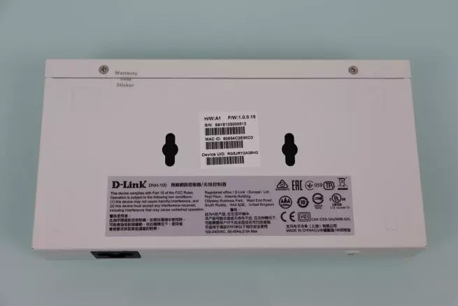 D-Link DNH-100 WiFi控制器下部區域詳細信息