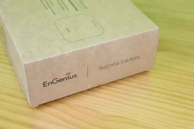 EnGenius EWS357AP Professional AP Box sa Tuo nga kilid