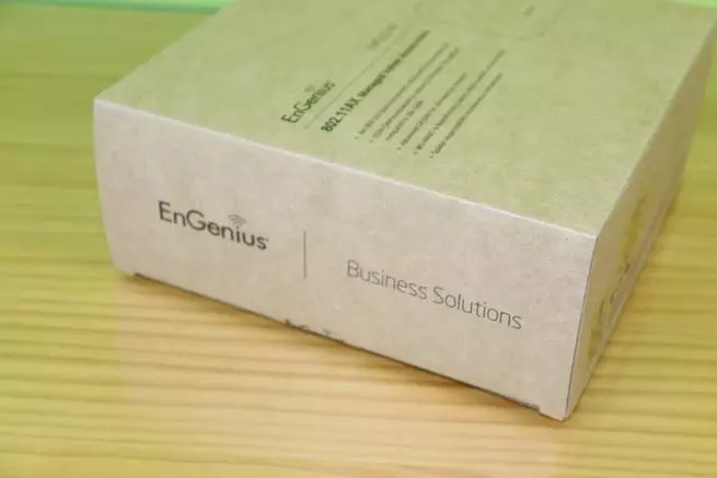 EnGenius EWS357AP प्रोफेशनल एपी बॉक्स डावीकडे