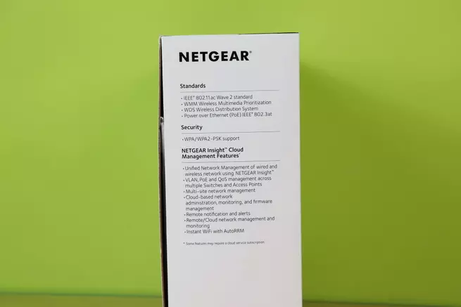 NETGEAR WAC540 Professional AP dešinėje pusėje