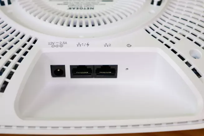 NETGEAR WAC540 Professional AP Gigabit Wired Connections සහ RESET