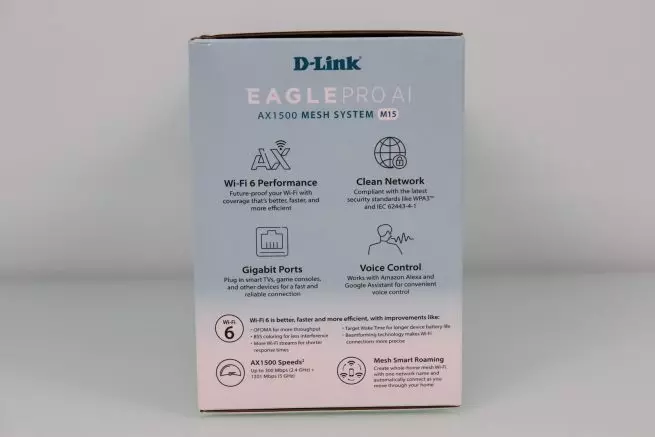 D-Link EAGLE PRO AI M15 Mesh WiFi -laatikon oikea puoli