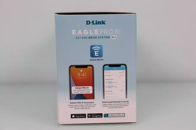 Linkerkant fan 'e D-Link EAGLE PRO AI M15 Mesh WiFi-doaze