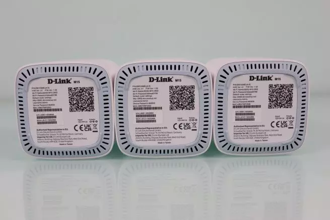 The three nodes of the WiFi Mesh D-Link EAGLE PRO AI M15 system