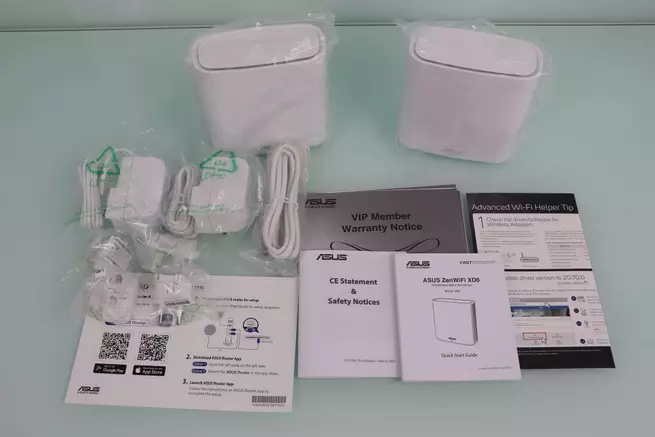 Pogled vsebine škatle ASUS ZenWiFi XD6 WiFi Mesh System Box